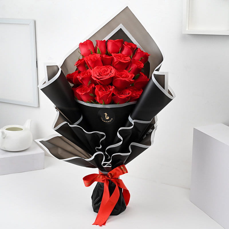 Bundle of exotic red roses - Manipalflora
